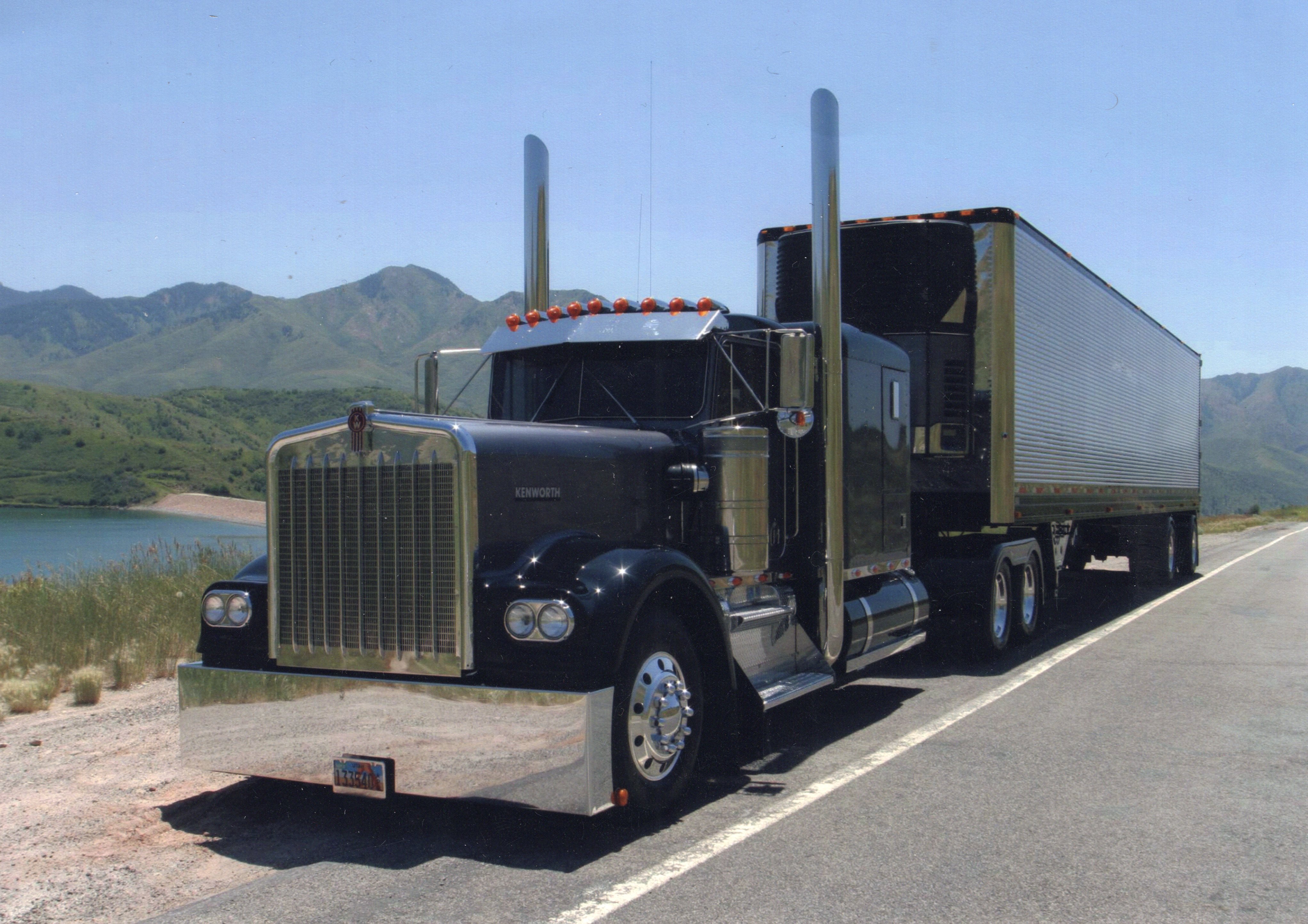 What Are Gladhands? | Pride Transport