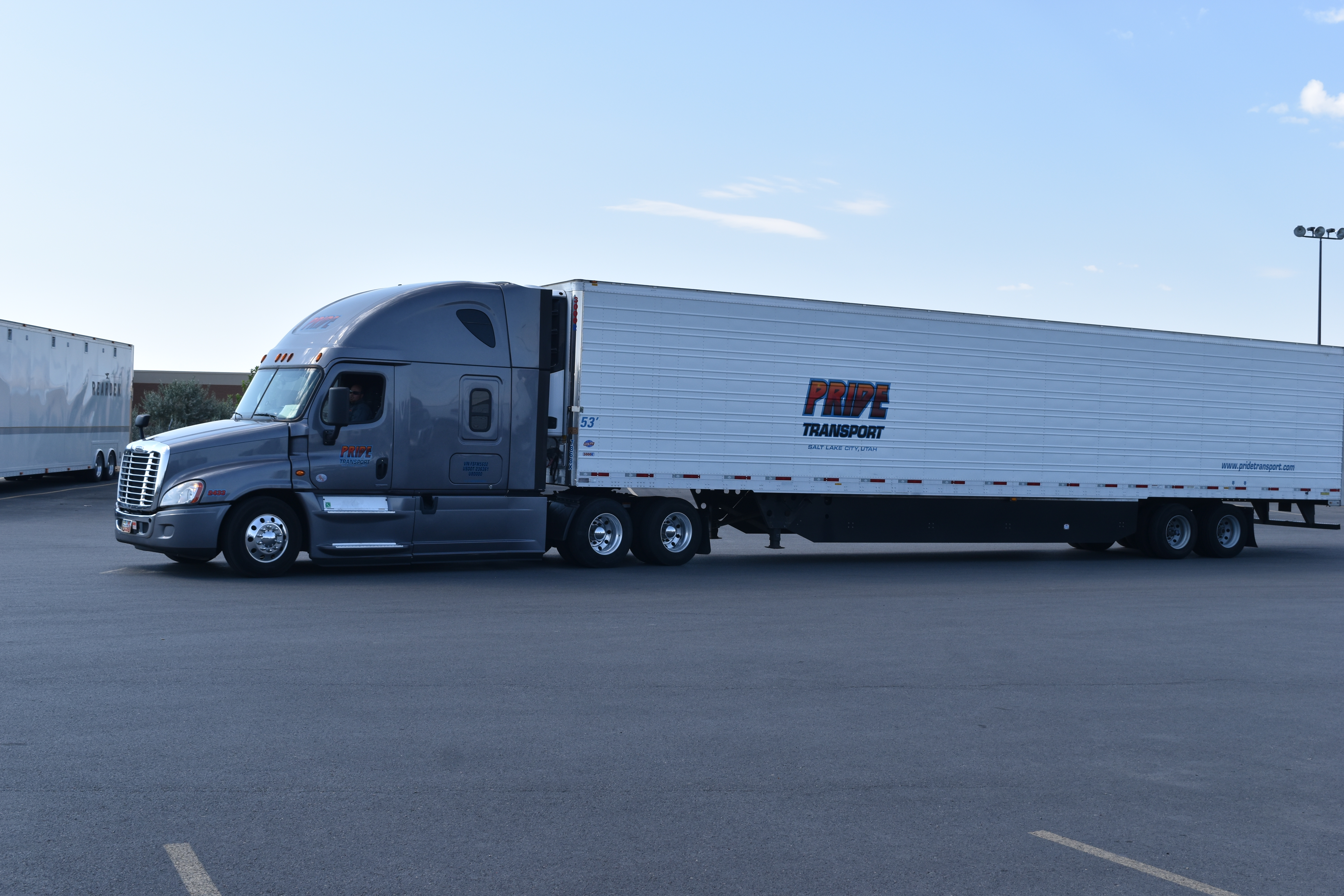 What Are Trucking Associations, and Should You Join Them? | Pride Transport